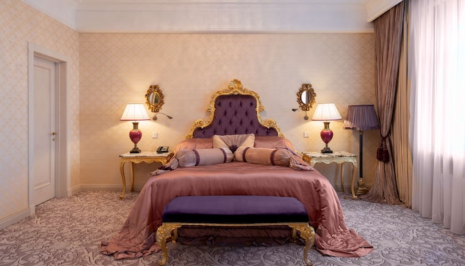 Moscow Luxury Hotels - Book Now | Radisson Collection