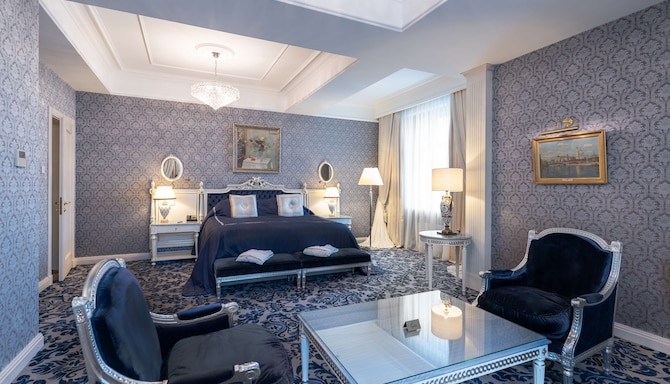 Moscow Luxury Hotels - Book Now | Radisson Collection