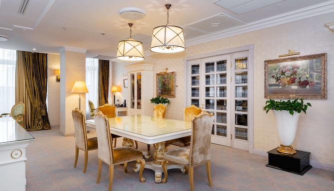 Moscow Luxury Hotels - Book Now | Radisson Collection