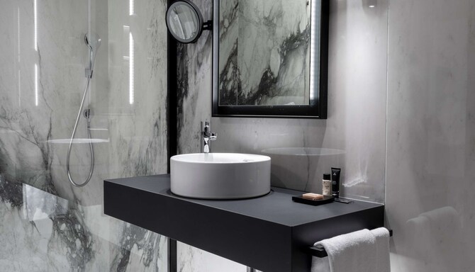 Hotel rooms and suites in the heart of Milan | Radisson Hotels