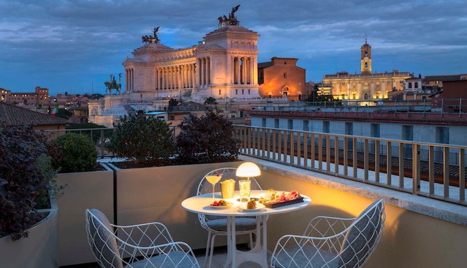 Indulge in all day dining in Rome | Radisson Collection Hotel, Roma Antica