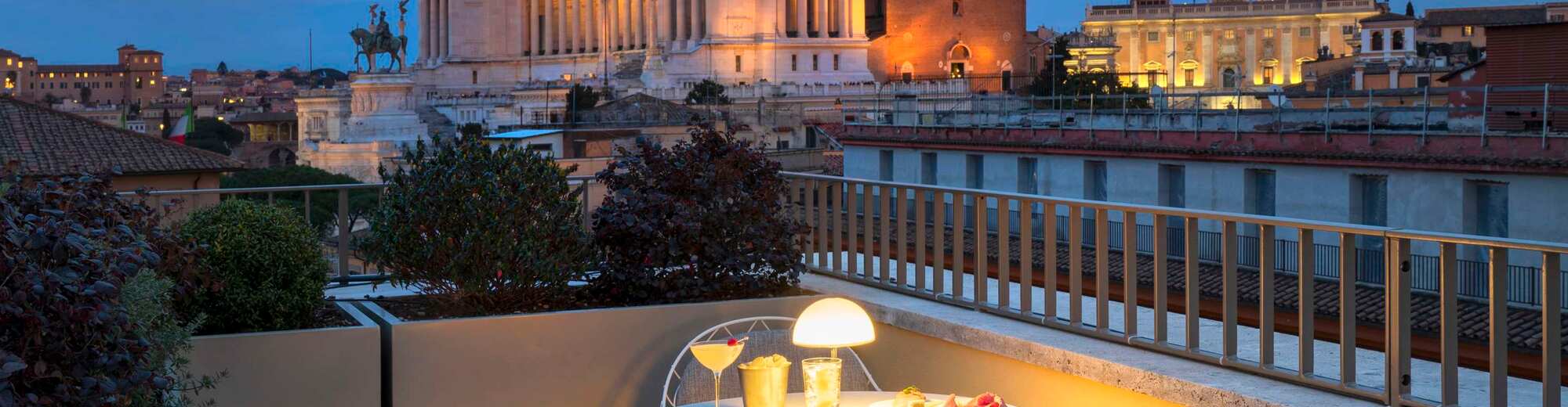 Çatı barımızı keşfedin | Radisson Collection Hotel, Roma Antica