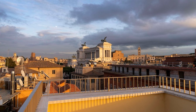 Discover our rooftop bar | Radisson Collection Hotel, Roma Antica