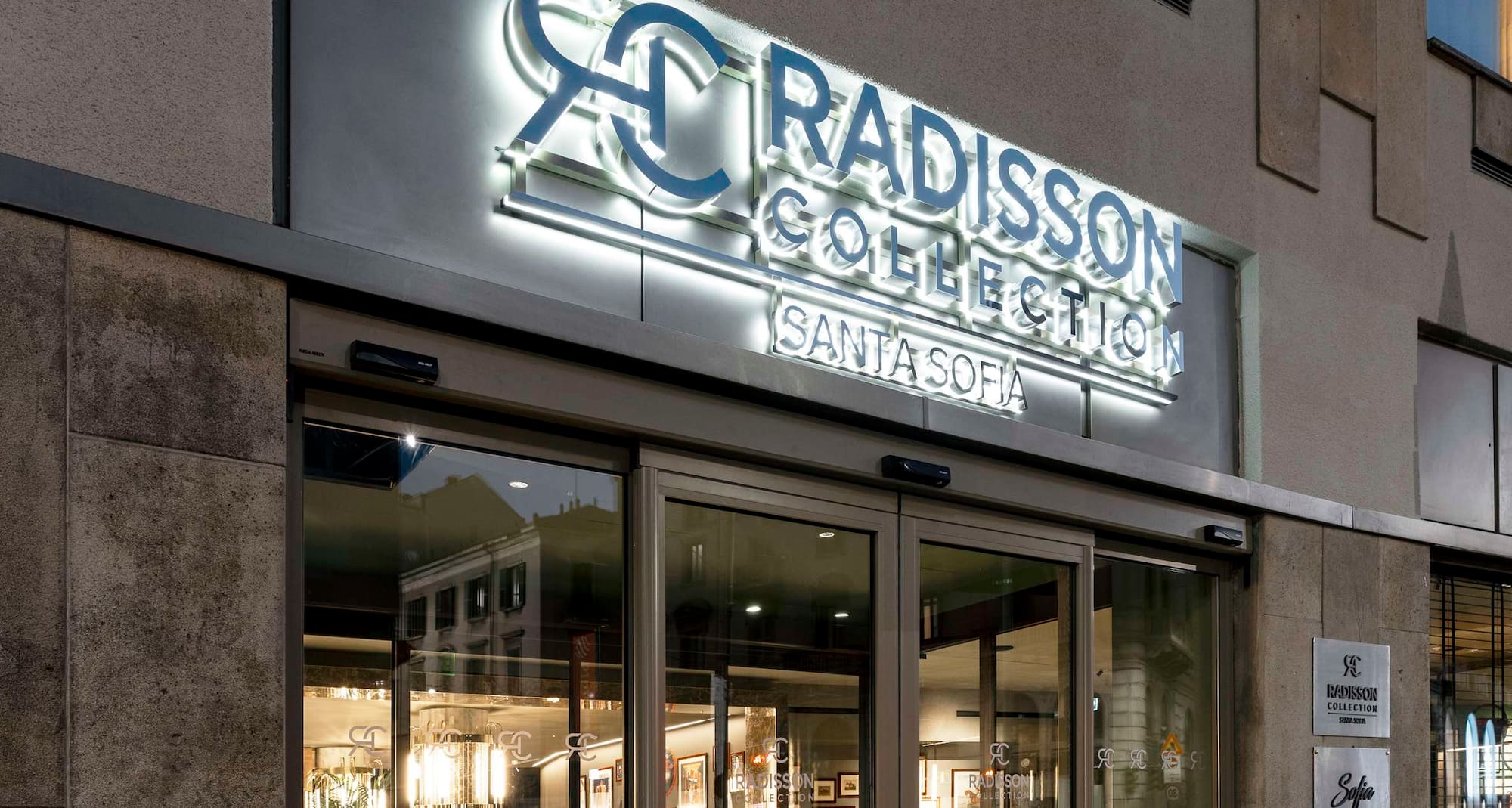 Contact | Radisson Collection Hotel, Santa Sofia Milan