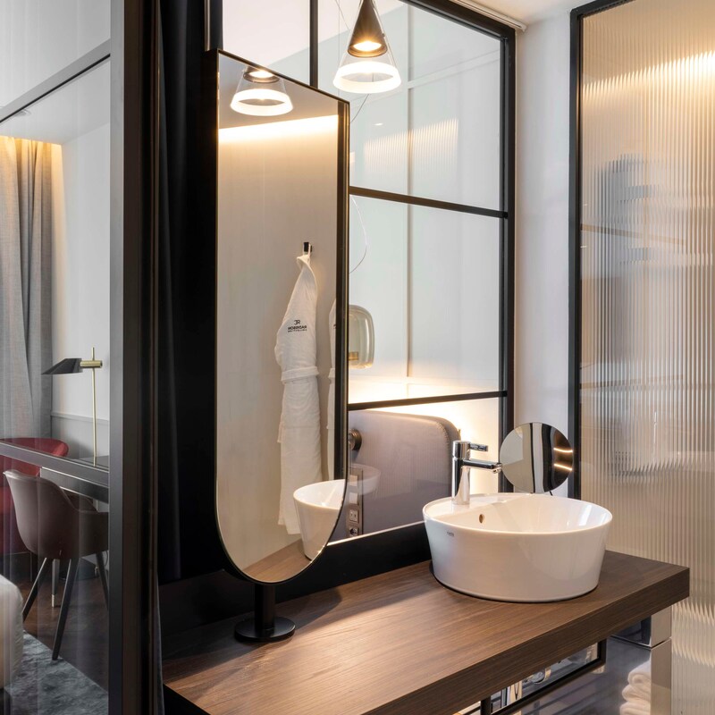 Contemporary rooms in an energetic Milanese district | Radisson Hotels