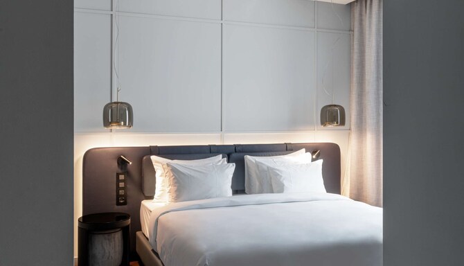 Contemporary rooms in an energetic Milanese district | Radisson Hotels