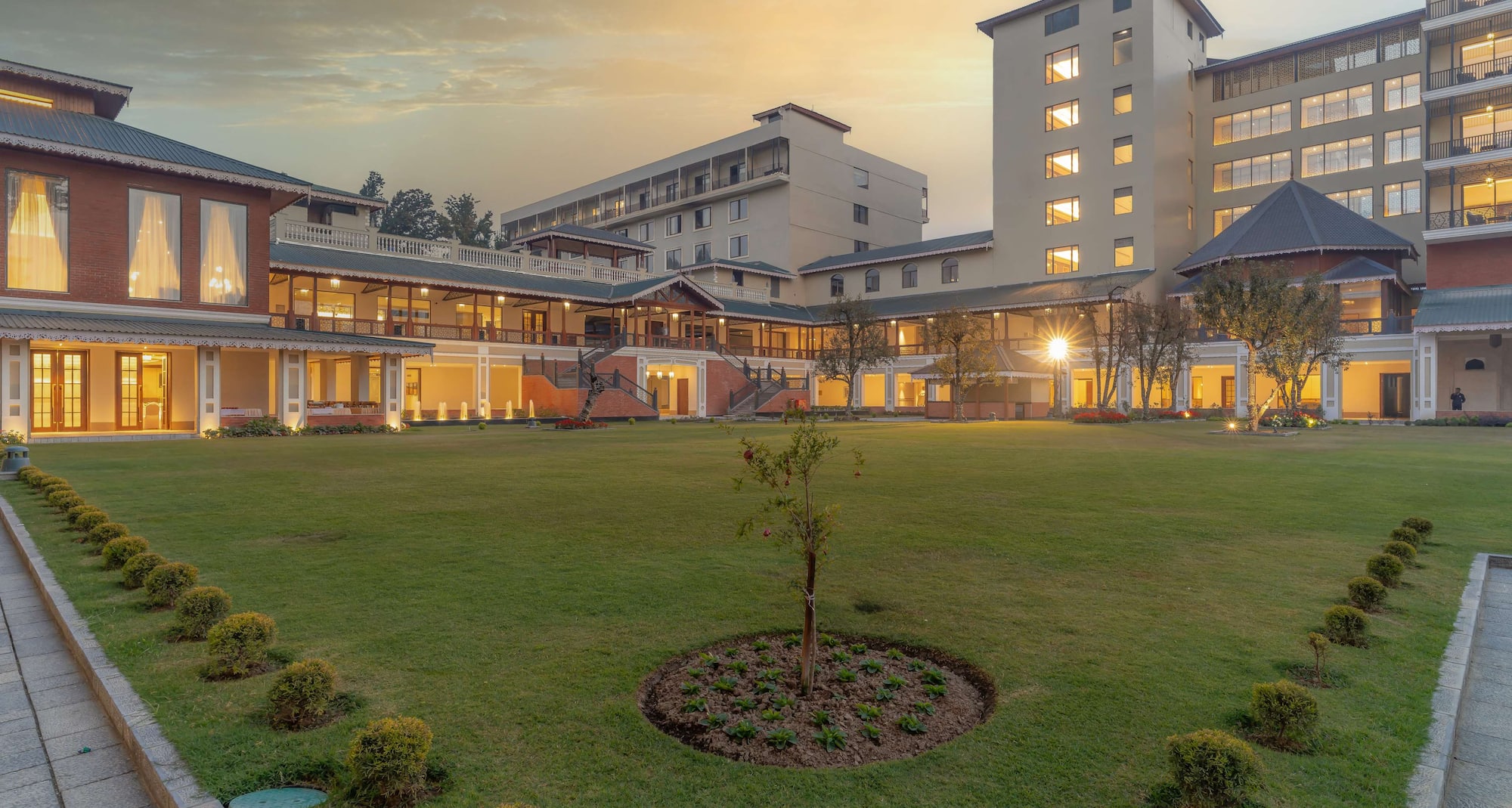 Get the best Radisson Collection Hotel & Spa, Riverfront Srinagar hotel ...