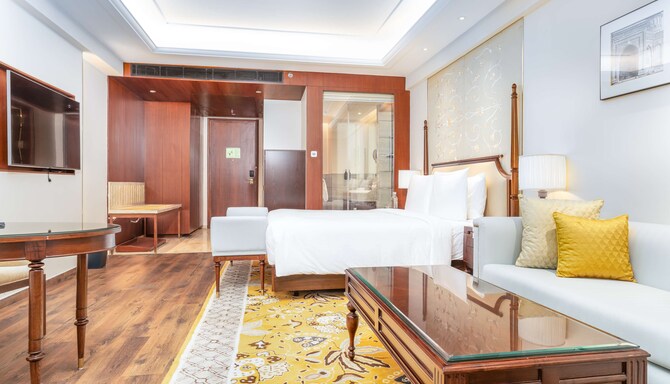 Discover elegant rooms and suites in Srinagar | Radisson Hotels