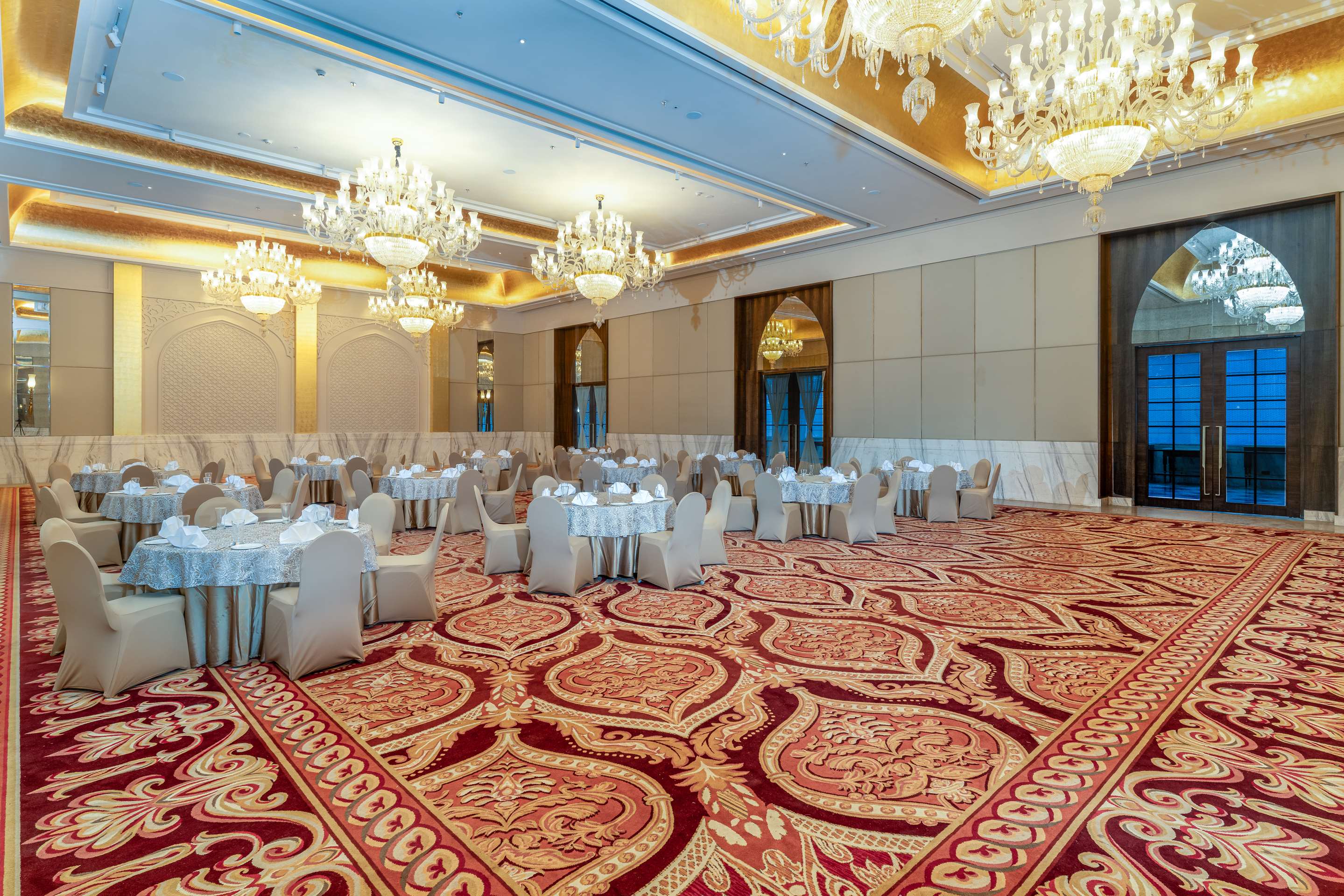 Host exceptional meetings and events in Srinagar| Radisson Hotels