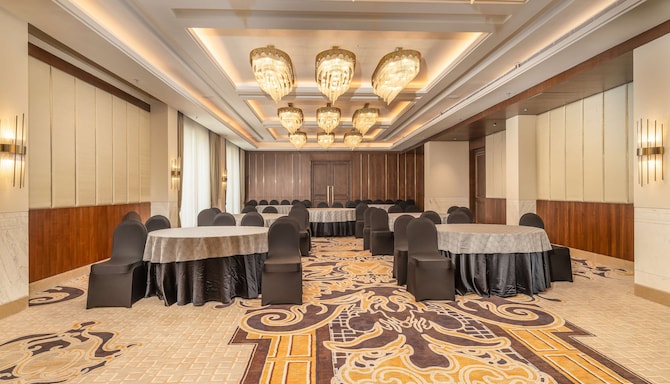 Welcome to Radisson Collection Hotel & Spa, Riverfront Srinagar