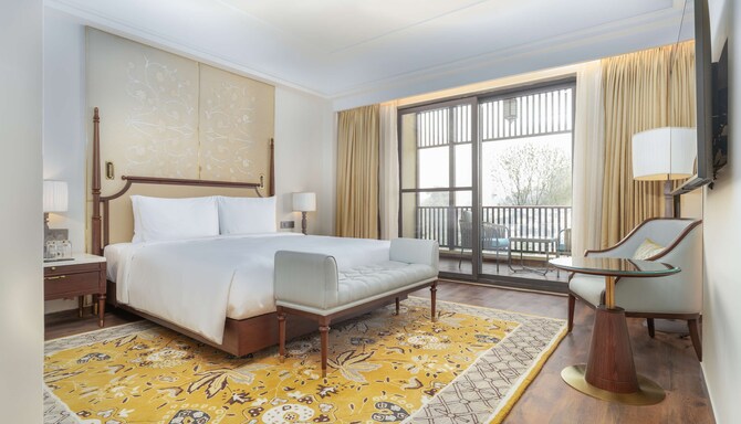 Discover elegant rooms and suites in Srinagar | Radisson Hotels