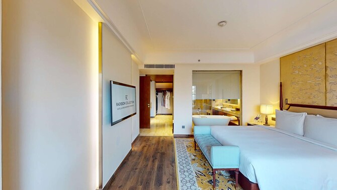 Discover elegant rooms and suites in Srinagar | Radisson Hotels