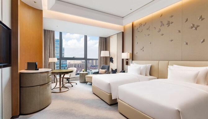 Book our contemporary rooms and suites in Wuxi | Radisson Hotels