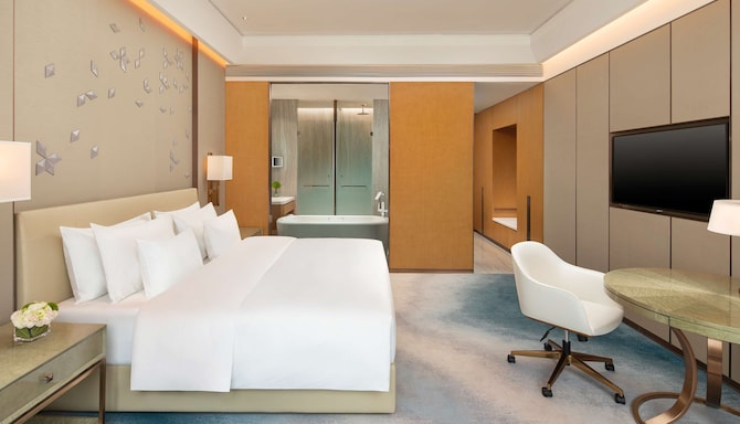 Discover the elegant Radisson Collection Hotel, Wuxi | Radisson Hotels
