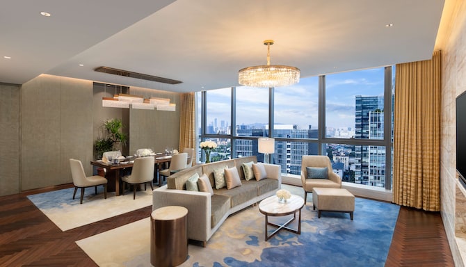 Book our contemporary rooms and suites in Wuxi | Radisson Hotels