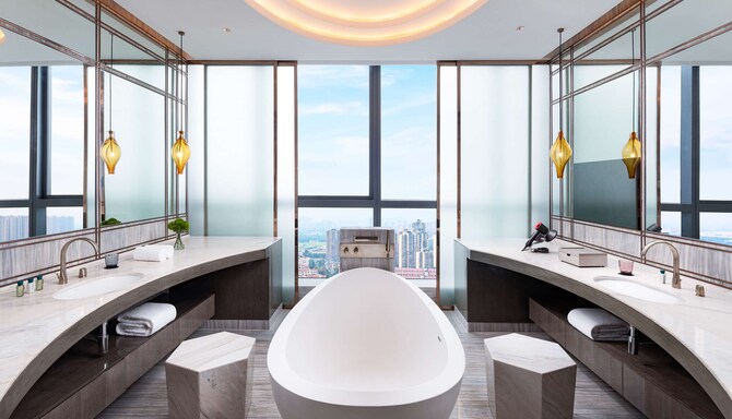 Discover the elegant Radisson Collection Hotel, Wuxi | Radisson Hotels