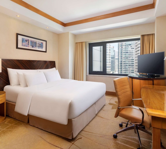 Reserve a room or suite | Radisson Collection Hotel, Yangtze Shanghai