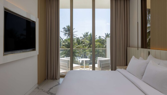 Appreciate stylish rooms with stunning coastal views | Radisson Hotels