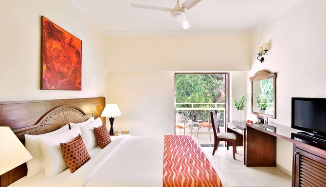 Book Hotel Rooms near Candolim Beach | Radisson Hotels