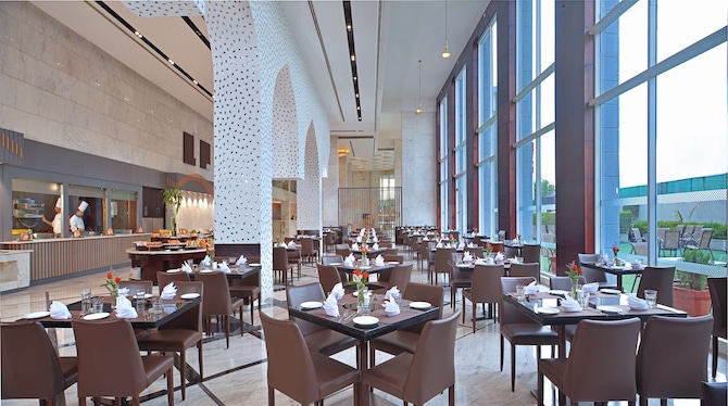 Dine at our Radisson Agra Restaurant | Radisson Hotels