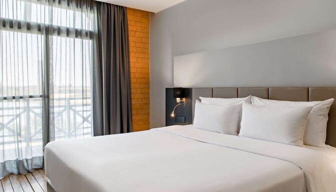 Hotel in Antanarivo | Radisson Hotel Tamboho Antananarivo Waterfront