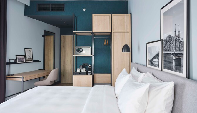 Experience our unique location in downtown Budapest | Radisson Hotels