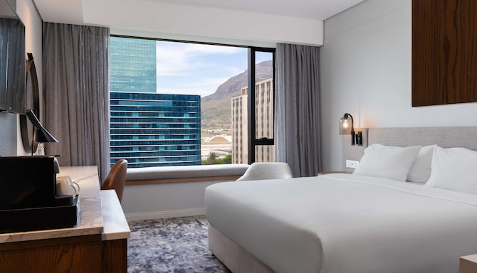 Discover our modern 4-star hotel | Radisson Hotel Cape Town Foreshore