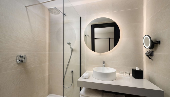 Enjoy contemporary comforts and modern design | Radisson Hotels