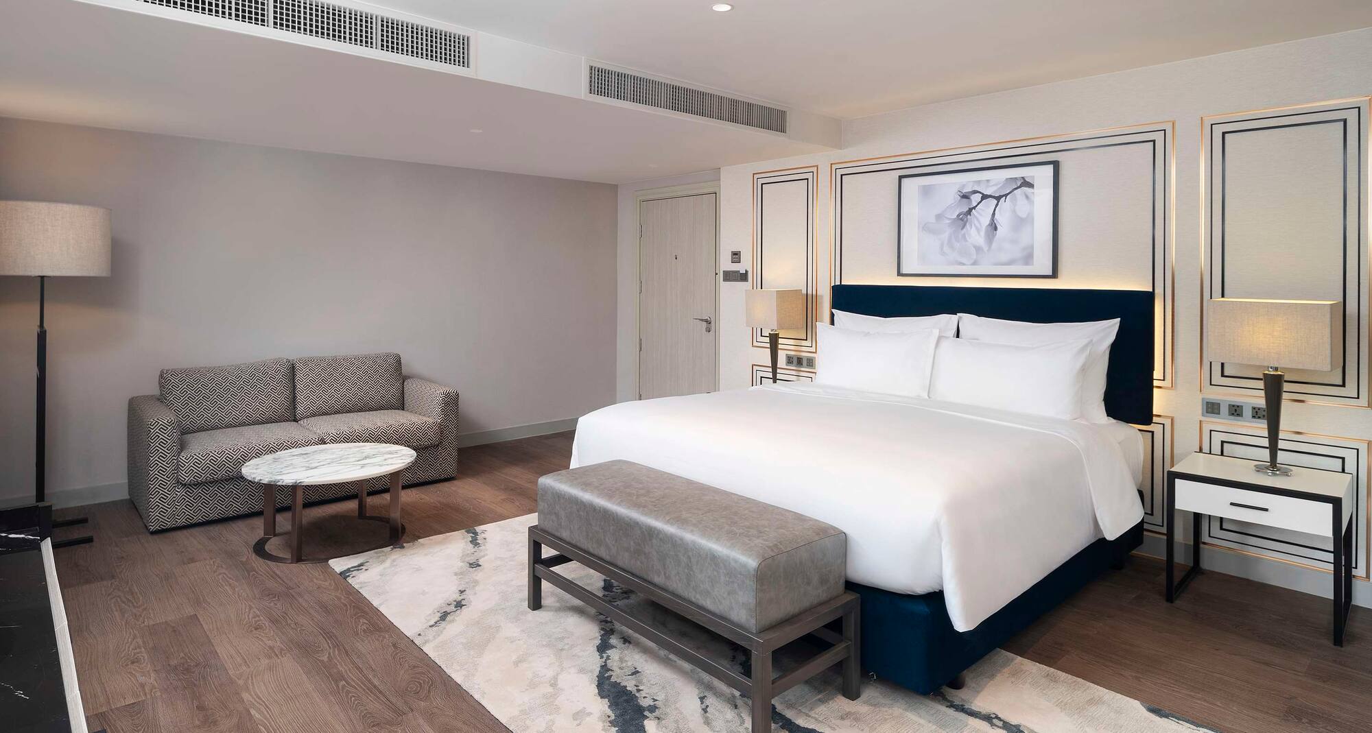 บริการ | Radisson Hotel Chateau de Bangkok