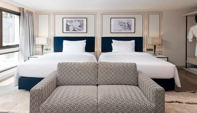 Classic rooms and suites | Radisson Hotel Chateau de Bangkok