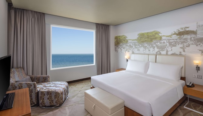 Best hotels in Colombo | Stay at Radisson Colombo with ocean views