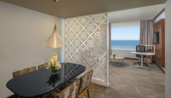 Best hotels in Colombo | Stay at Radisson Colombo with ocean views