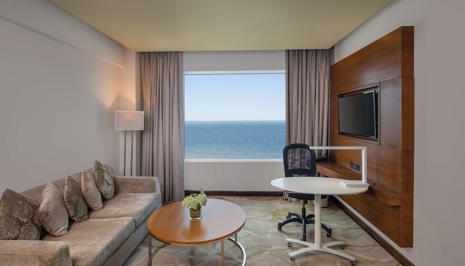 Best hotels in Colombo | Stay at Radisson Colombo with ocean views