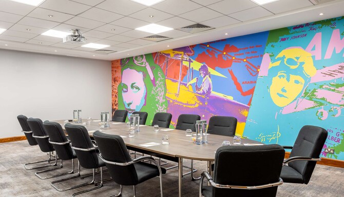 Book Now for Meeting Rooms near Heathrow | Radisson RED