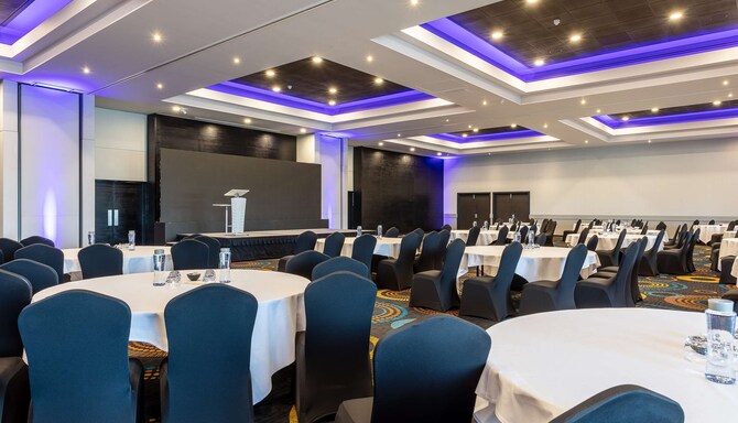 Meeting Rooms near London Heathrow Airport | Radisson RED