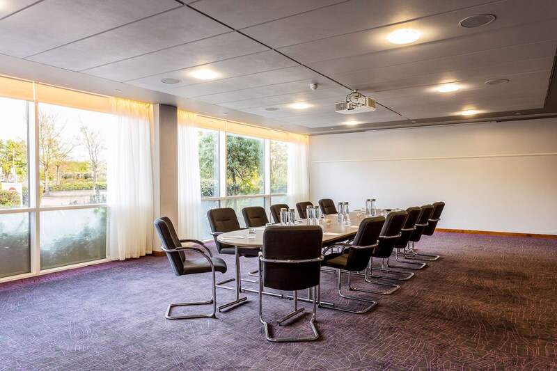 Meeting Rooms near London Heathrow Airport | Radisson RED