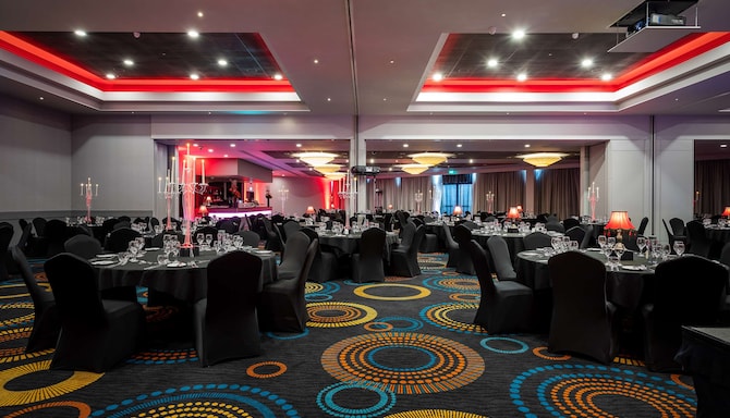 Book Now for Meeting Rooms near Heathrow | Radisson RED