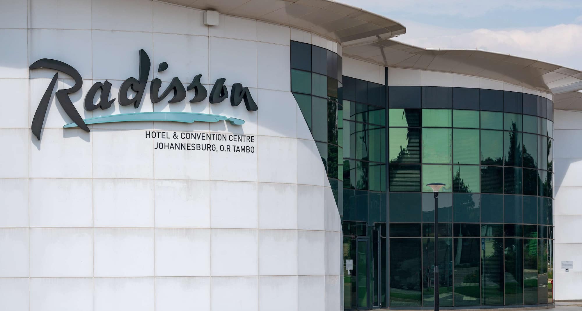 Contact | Radisson Hotel & Convention Centre, Johannesburg, O.R. Tambo
