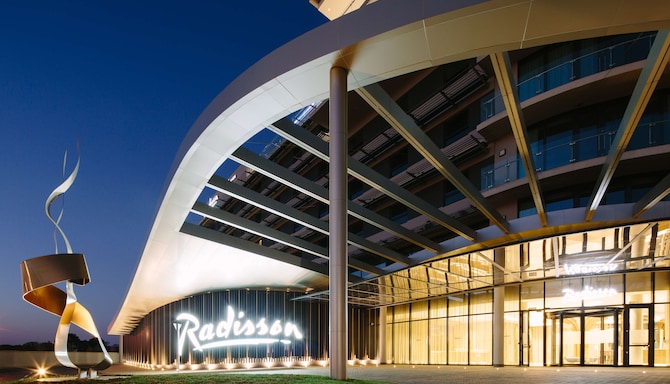 Reviews | Radisson Hotel & Convention Centre, Johannesburg, O.R. Tambo