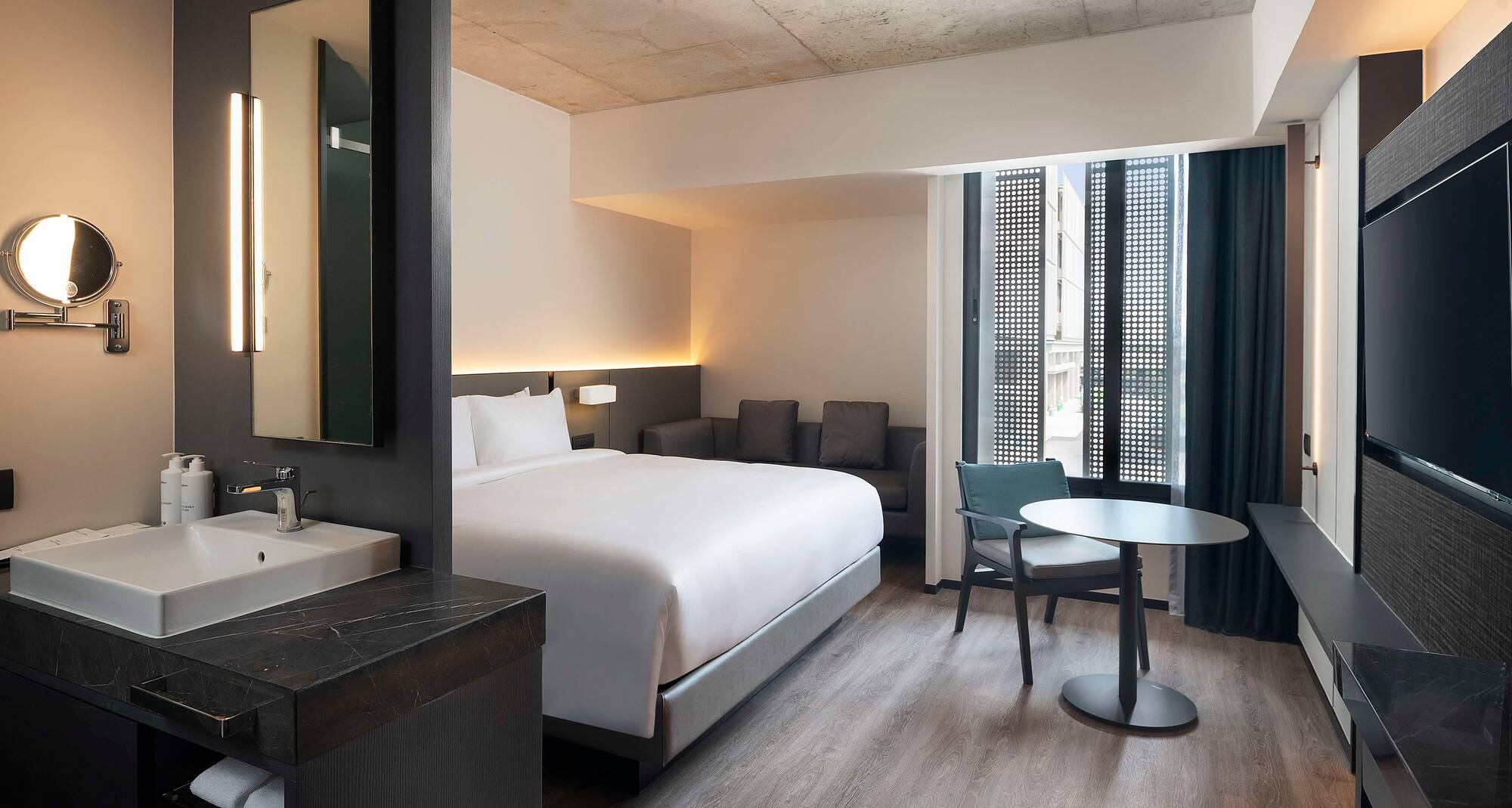 Get the best Don Mueang, Bangkok hotel deals with Radisson Hotels