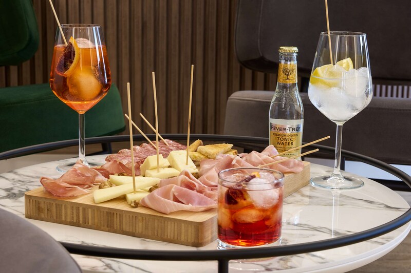Visit our lobby bar | Radisson Hotel Ferrara