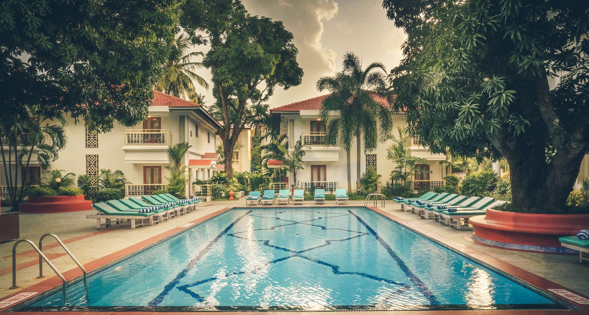 Book Radisson Candolim Beach Hotels | Radisson Hotels