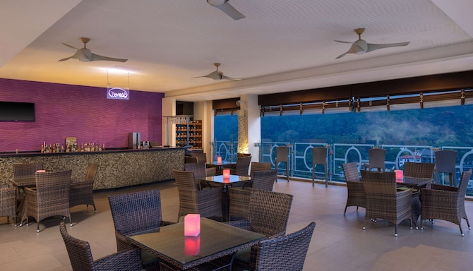 Contact | Radisson Hotel Kandy