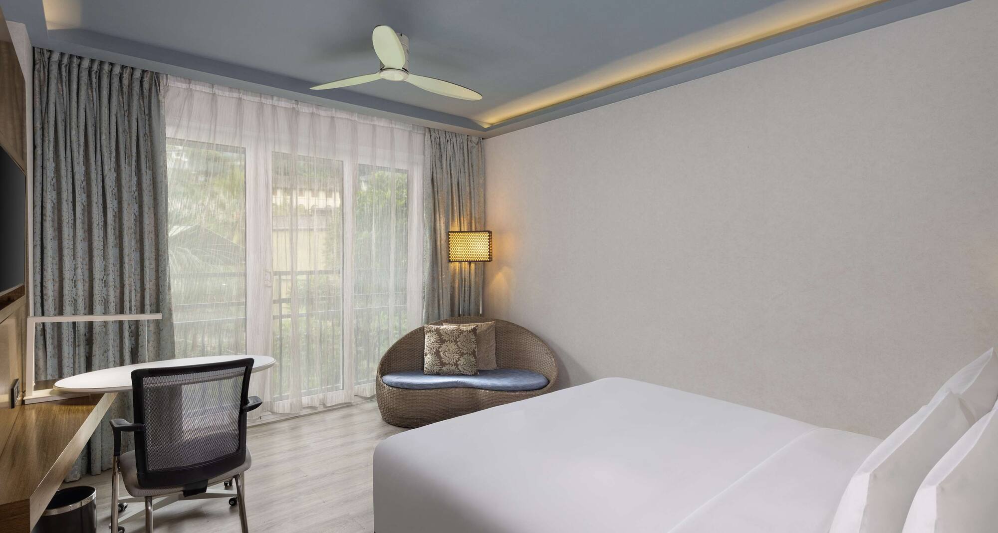 Best hotel rooms in Kandy with lake views | Radisson Hotel Kandy