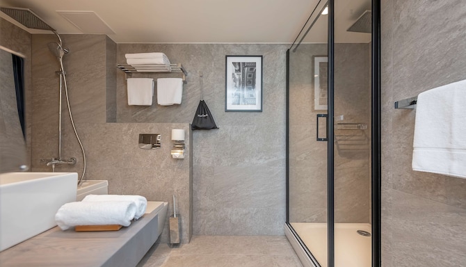 Enjoy a stylish stay at Radisson Hotel Kaunas | Radisson Hotels