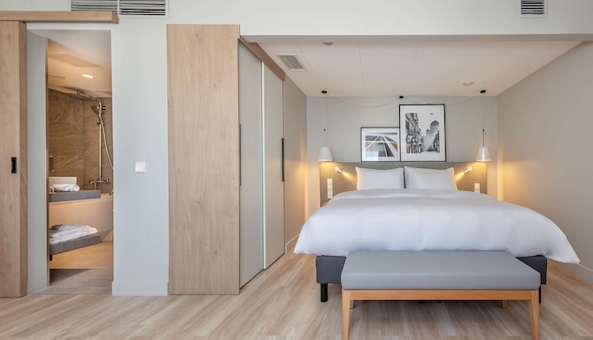 Enjoy a stylish stay at Radisson Hotel Kaunas | Radisson Hotels