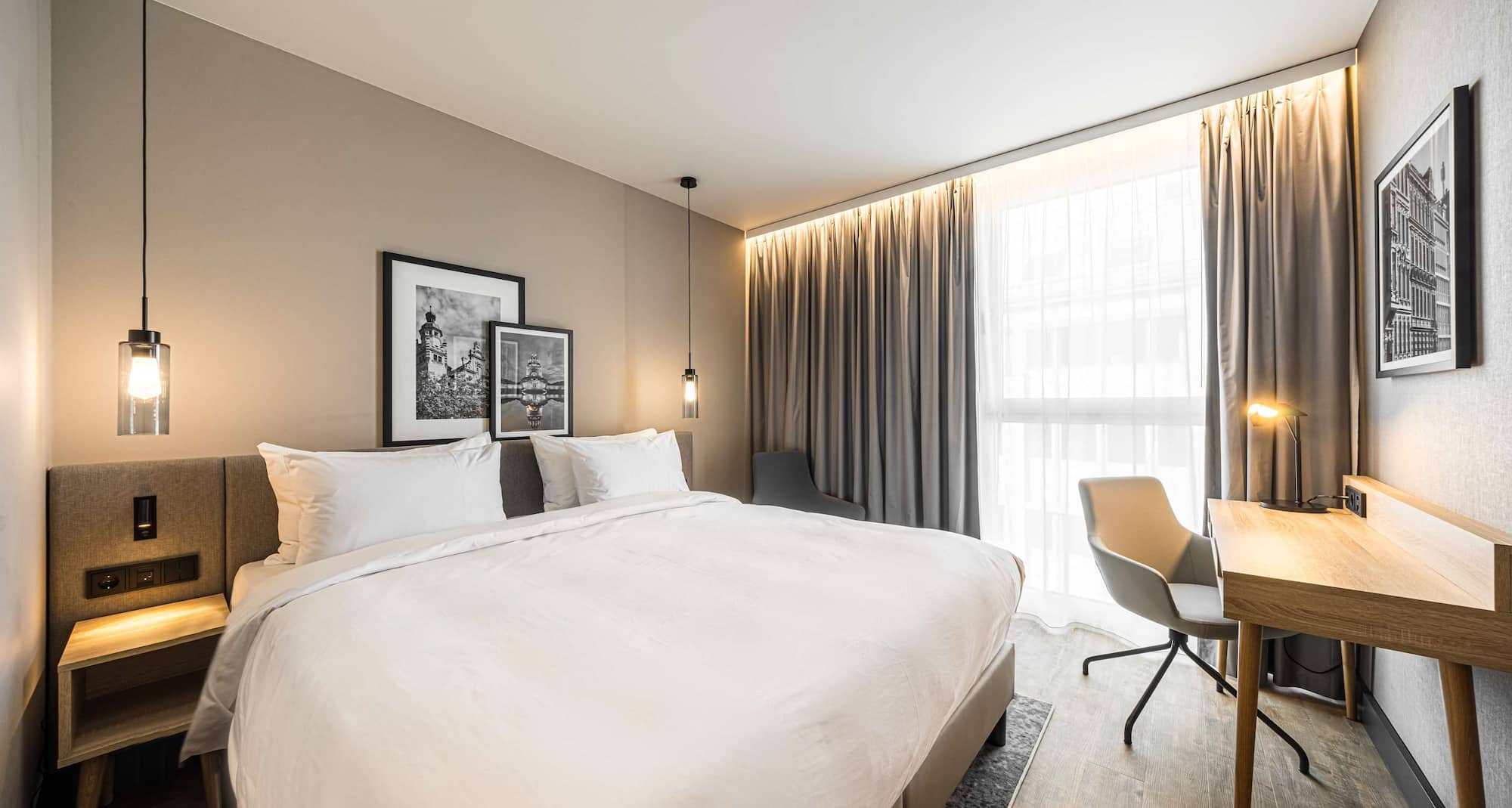 Enjoy our rooms with contemporary comforts | Radisson Hotel Leipzig