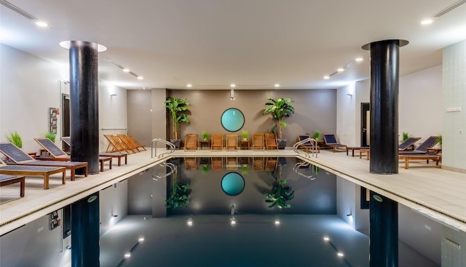 Sustainable stays | Radisson Hotel Manchester City, Verified Net Zero