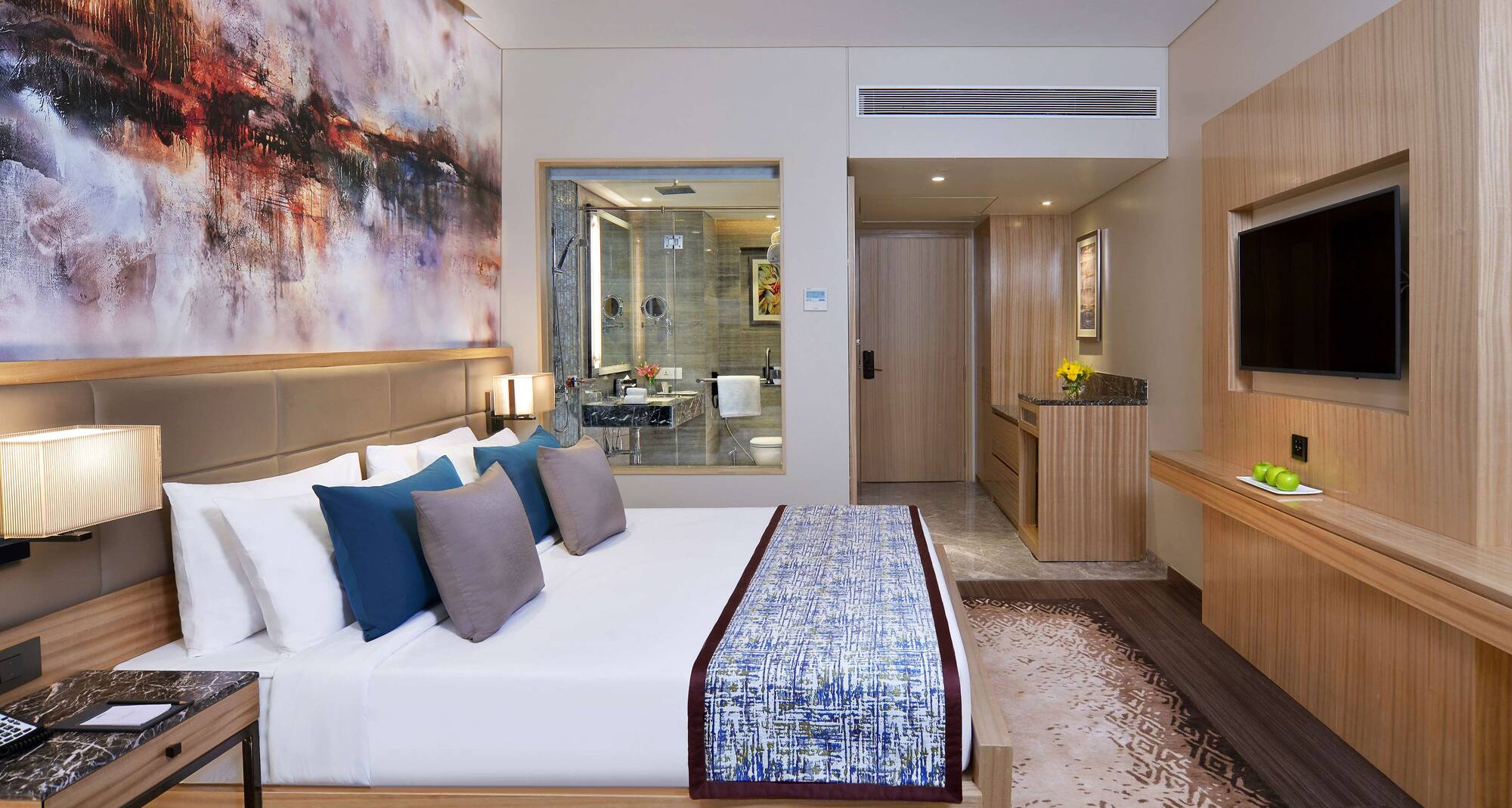 Escape to Our Radisson Hotel Rooms in Andheri | Radisson Hotels
