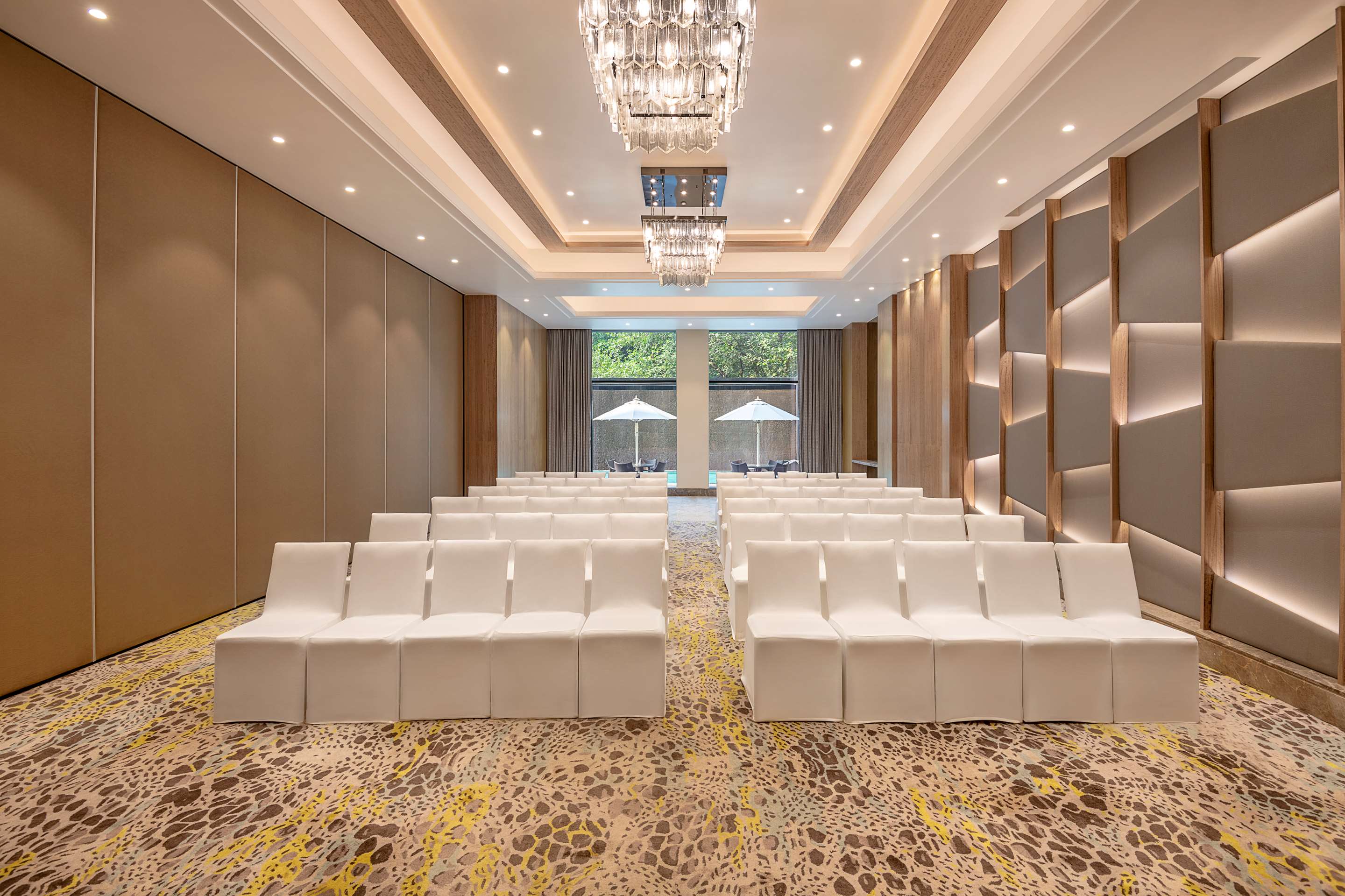 Reserve Radisson Meeting Rooms in Andheri | Radisson Hotels